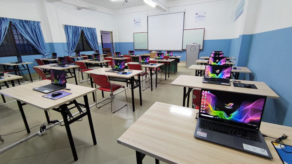 Master Computer – Life University